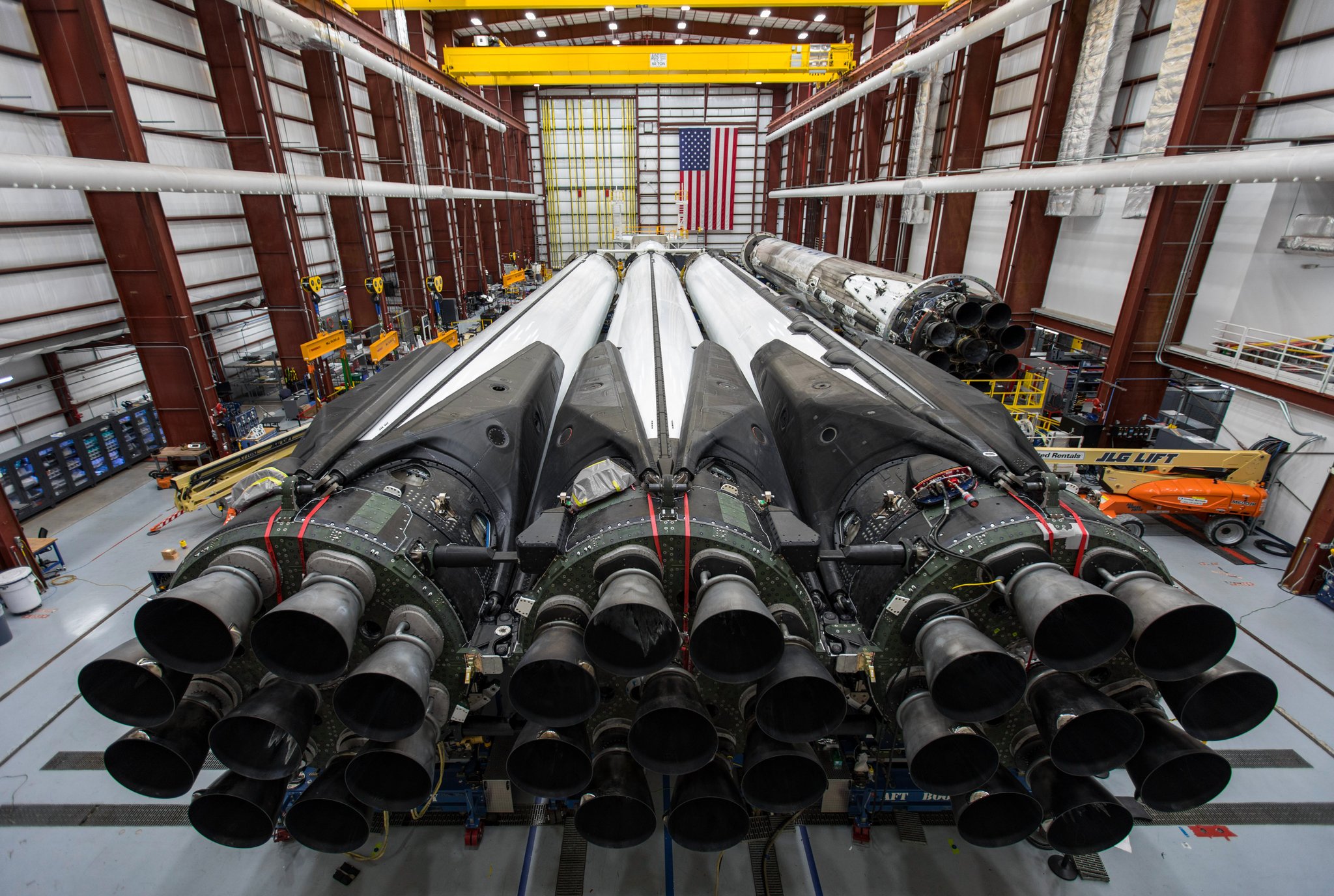 The Falcon Heavy Is An Absurdly Lowcost Heavy Lift Rocket